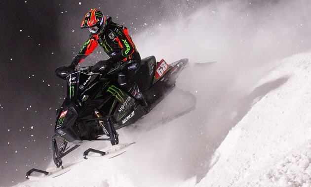 Tucker Hibbert Ties Blair Morgan | SnoRiders